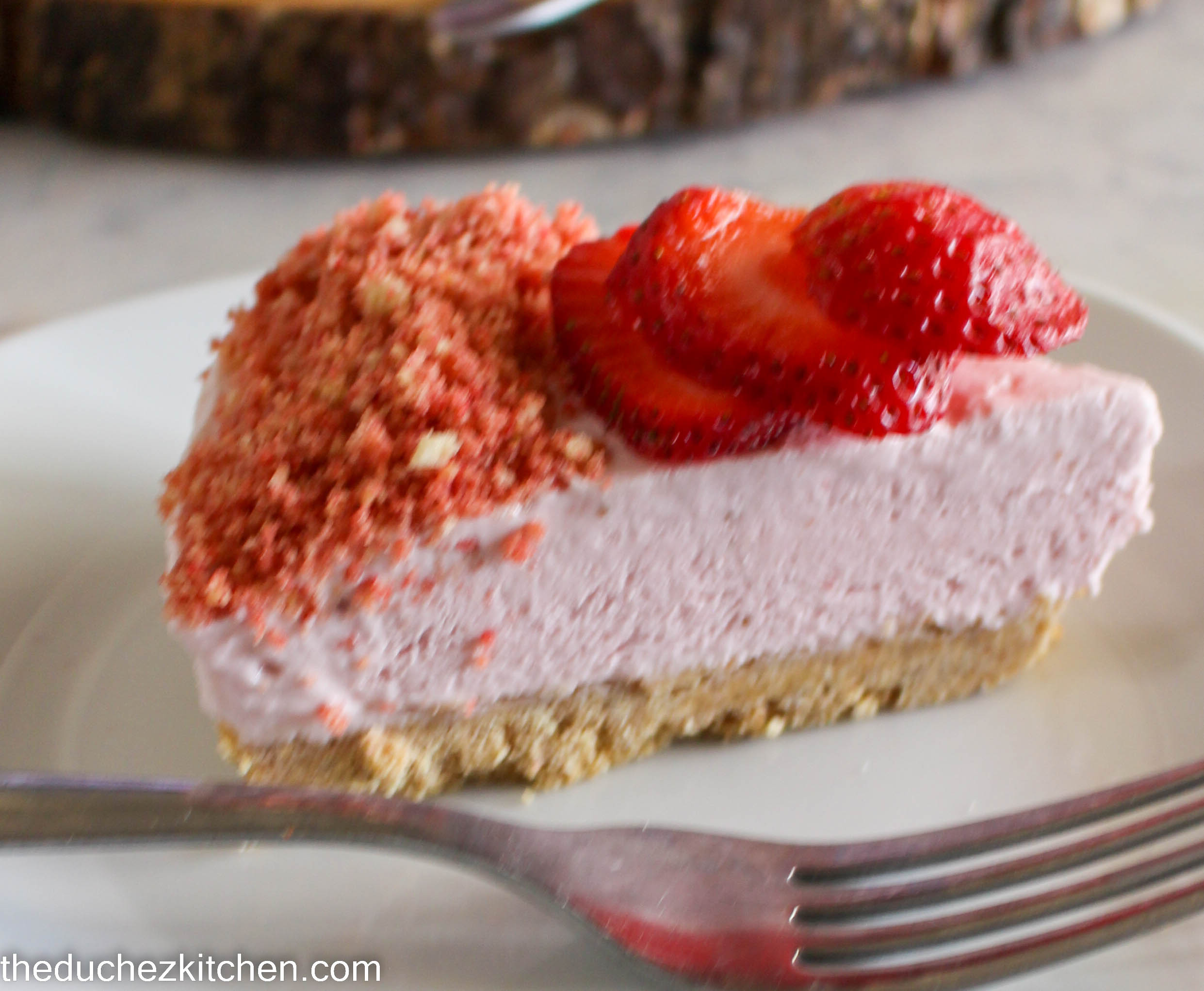 Strawberry Crunch Cheesecake - The Duchez Kitchen